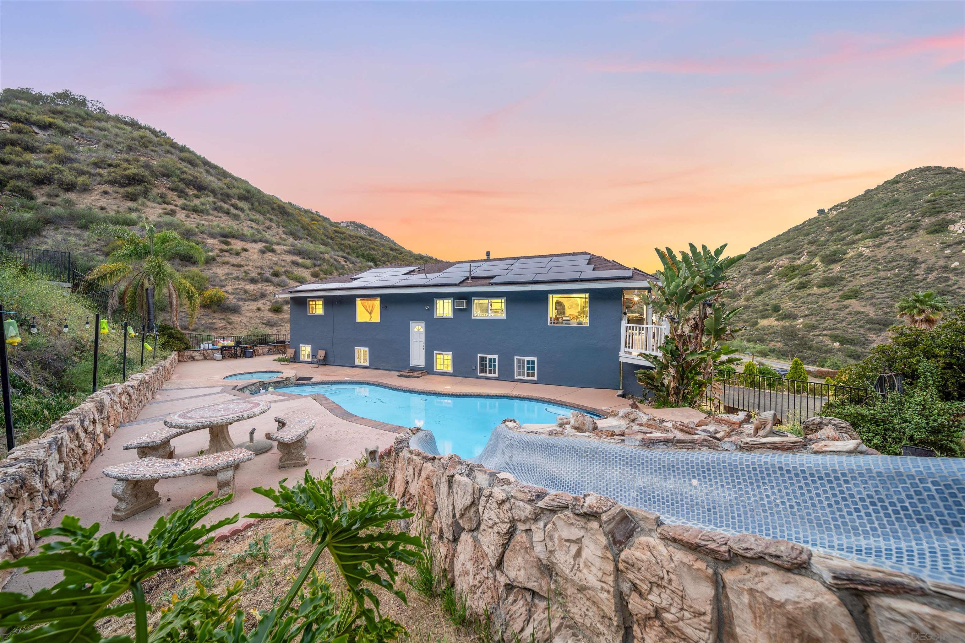 Roam | 1278 Harbison Canyon Rd, El Cajon, CA, 92019