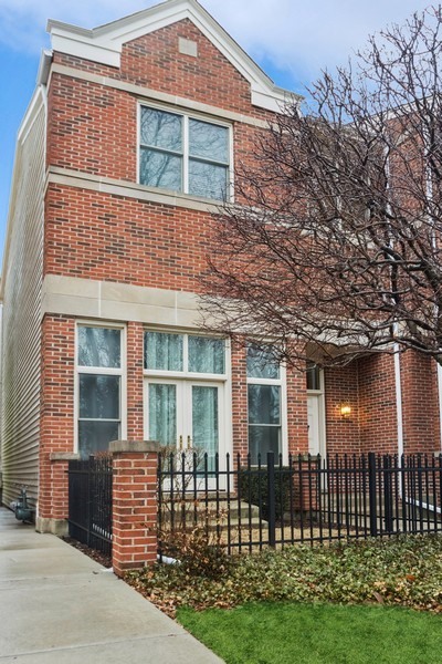 Roam | 3354 Church St, Evanston, IL, 60203