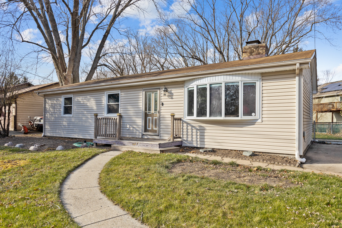 Roam | 106 Center St, Port Barrington, IL, 60010