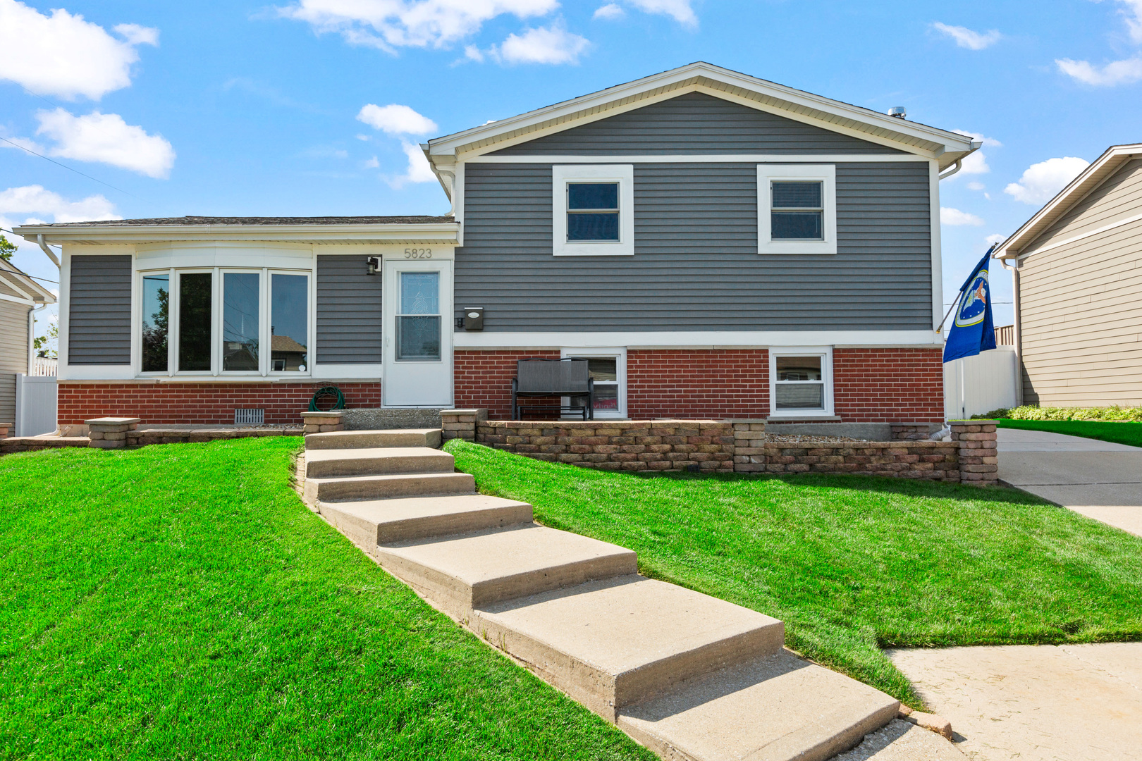 Roam | 5823 Stuart Ln, Oak Forest, IL, 60452
