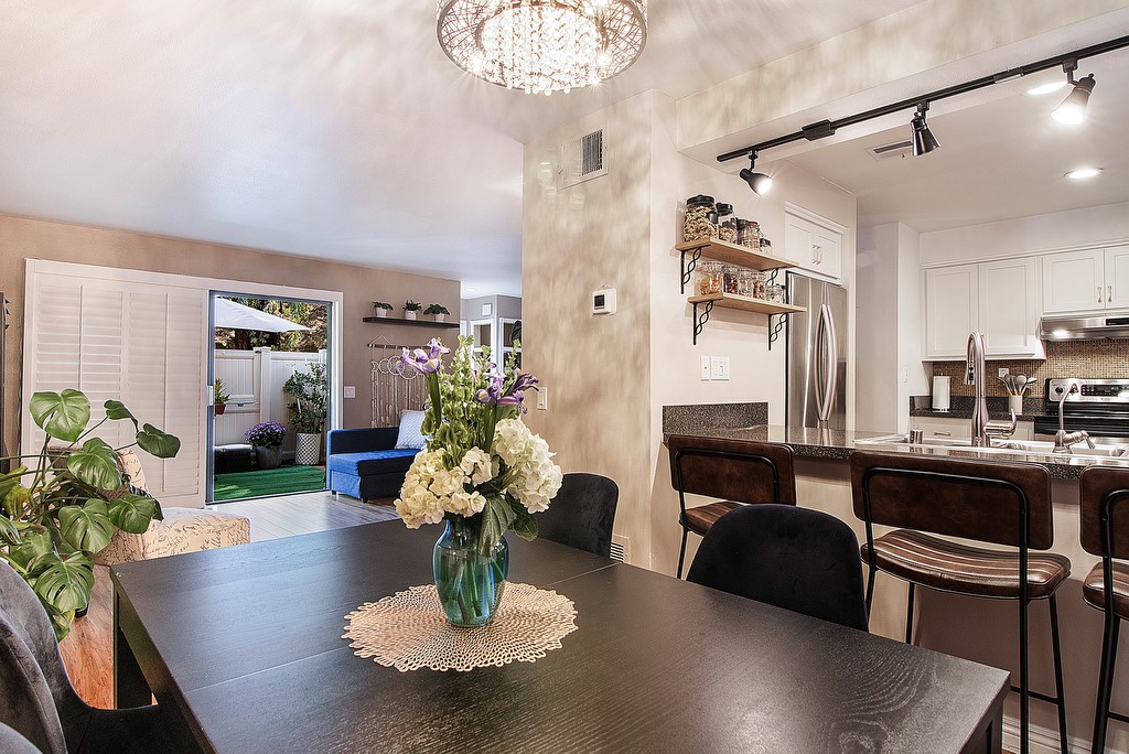 Roam | 28520 Conejo View Dr, Agoura Hills, CA, 91301