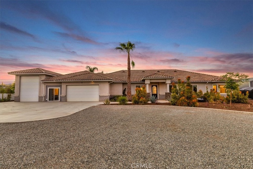 Roam | 17180 Mockingbird Canyon Rd, Riverside, CA, 92504