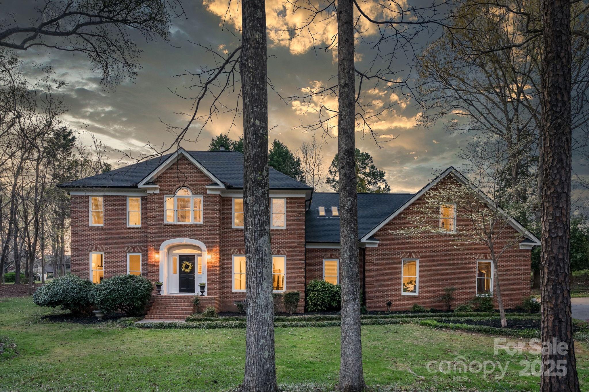 Roam | 5750 Hemby Rd, Matthews, NC, 28104