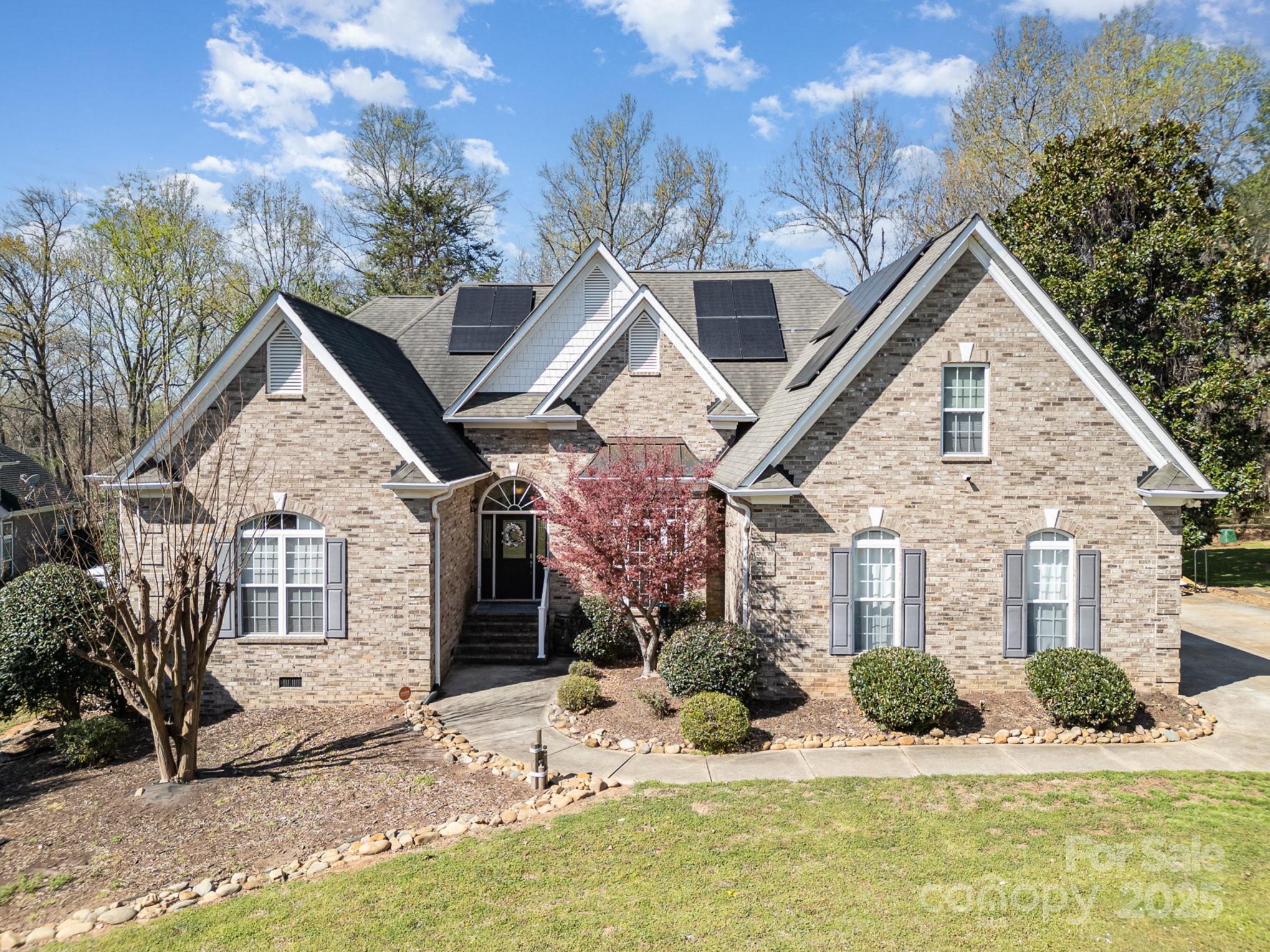 Roam | 124 Cedar Woods Dr, Mooresville, NC, 28117