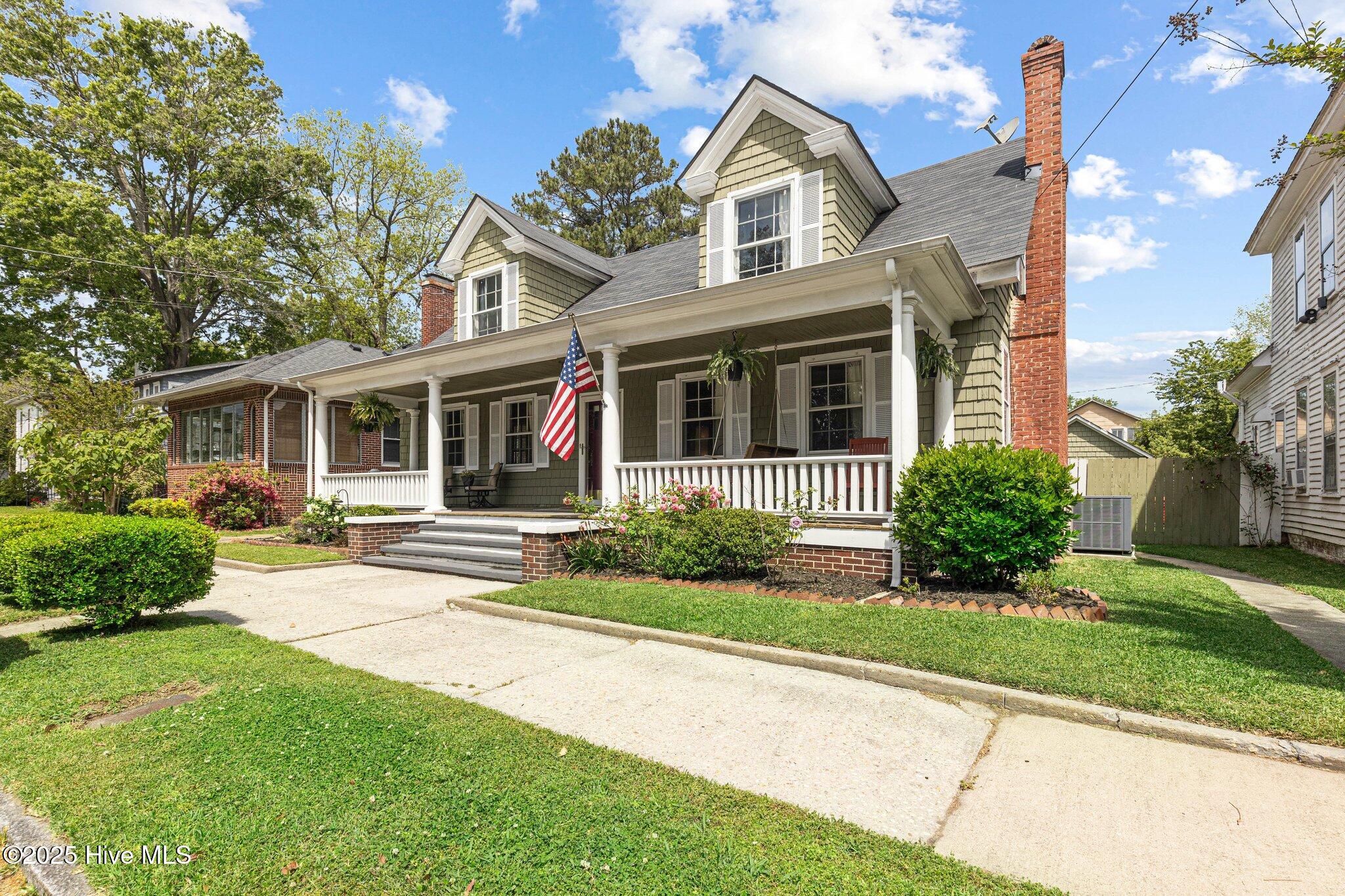 Roam | Buy 314 W Church St, Elizabeth City, NC with a 3.94% mortgage ...