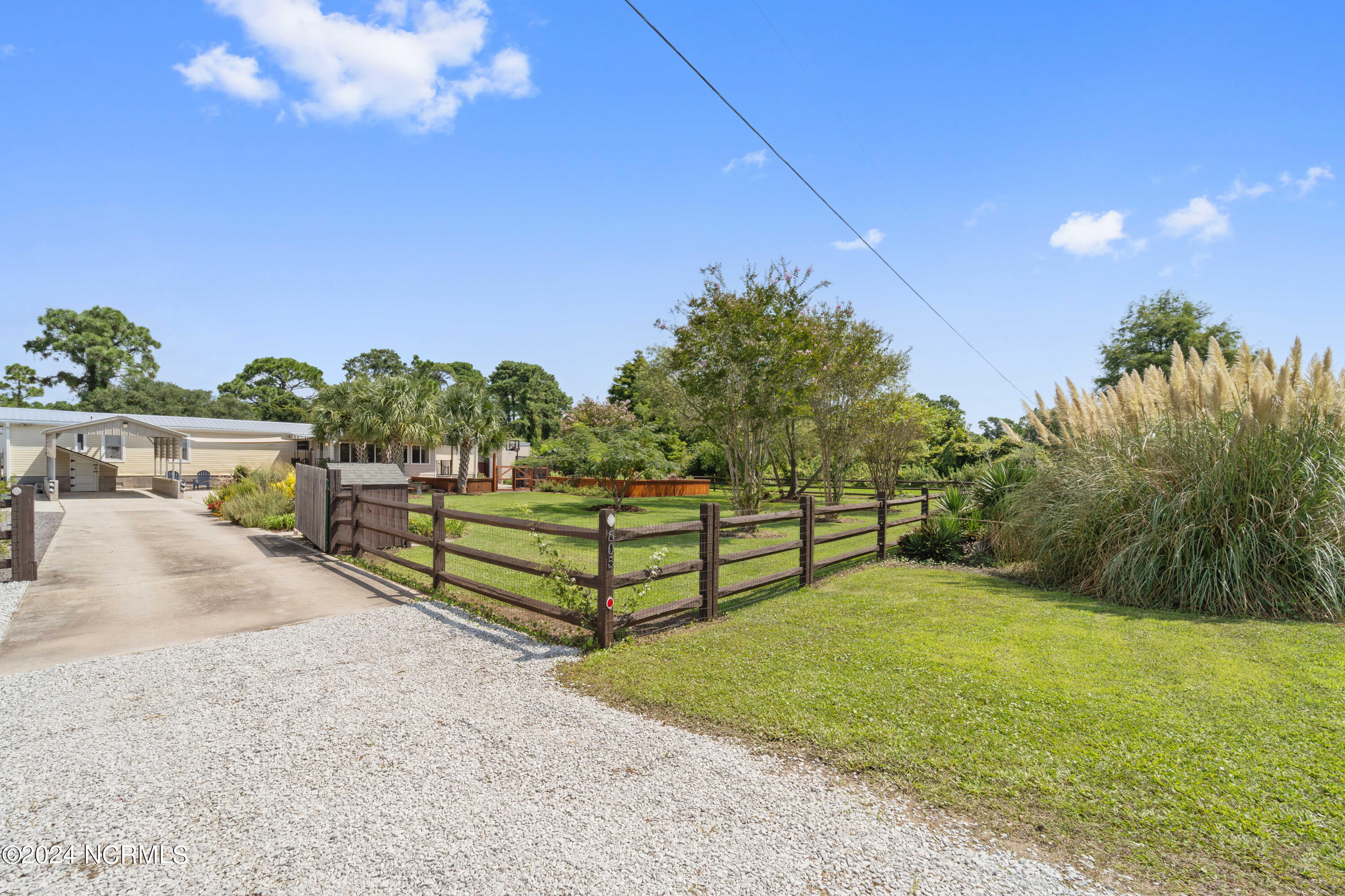 Roam | 605 Inlet Acres Dr, Wilmington, NC, 28412