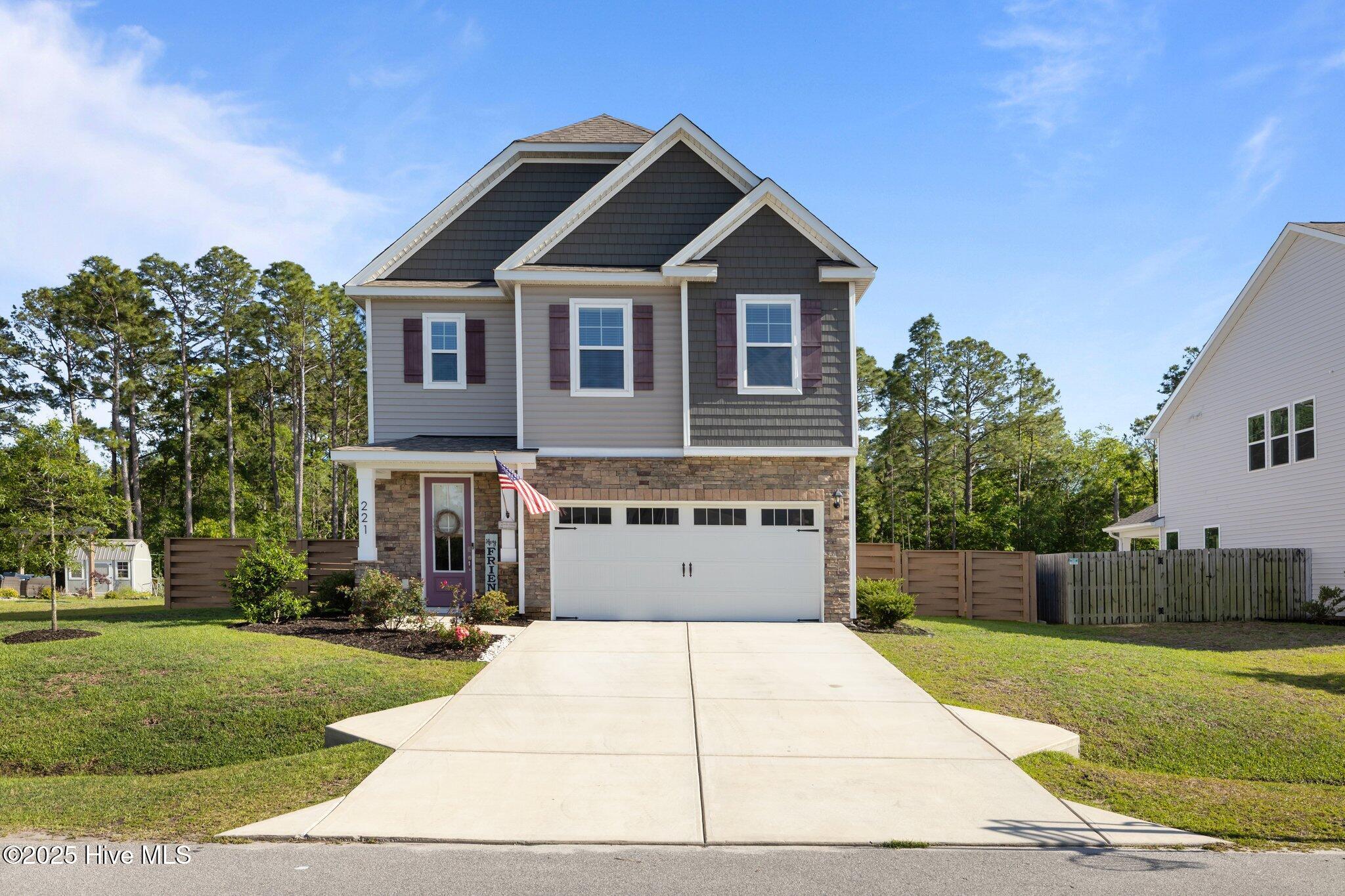Roam | 221 Salt Meadow Ln, Newport, NC, 28570