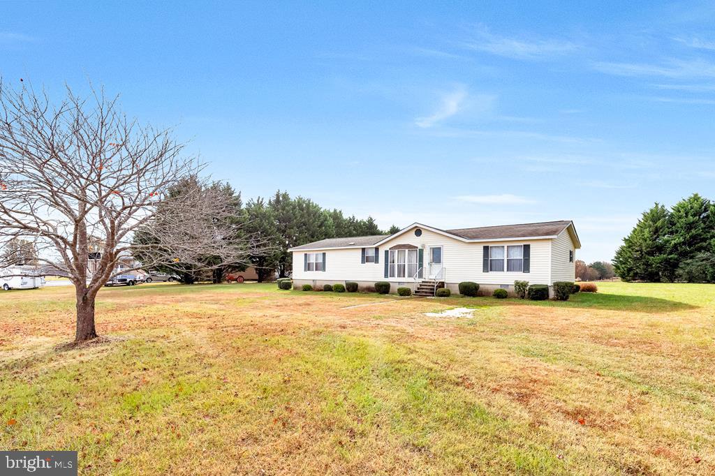 Roam | 306 Ebenezer Church Rd, Hague, VA, 22469