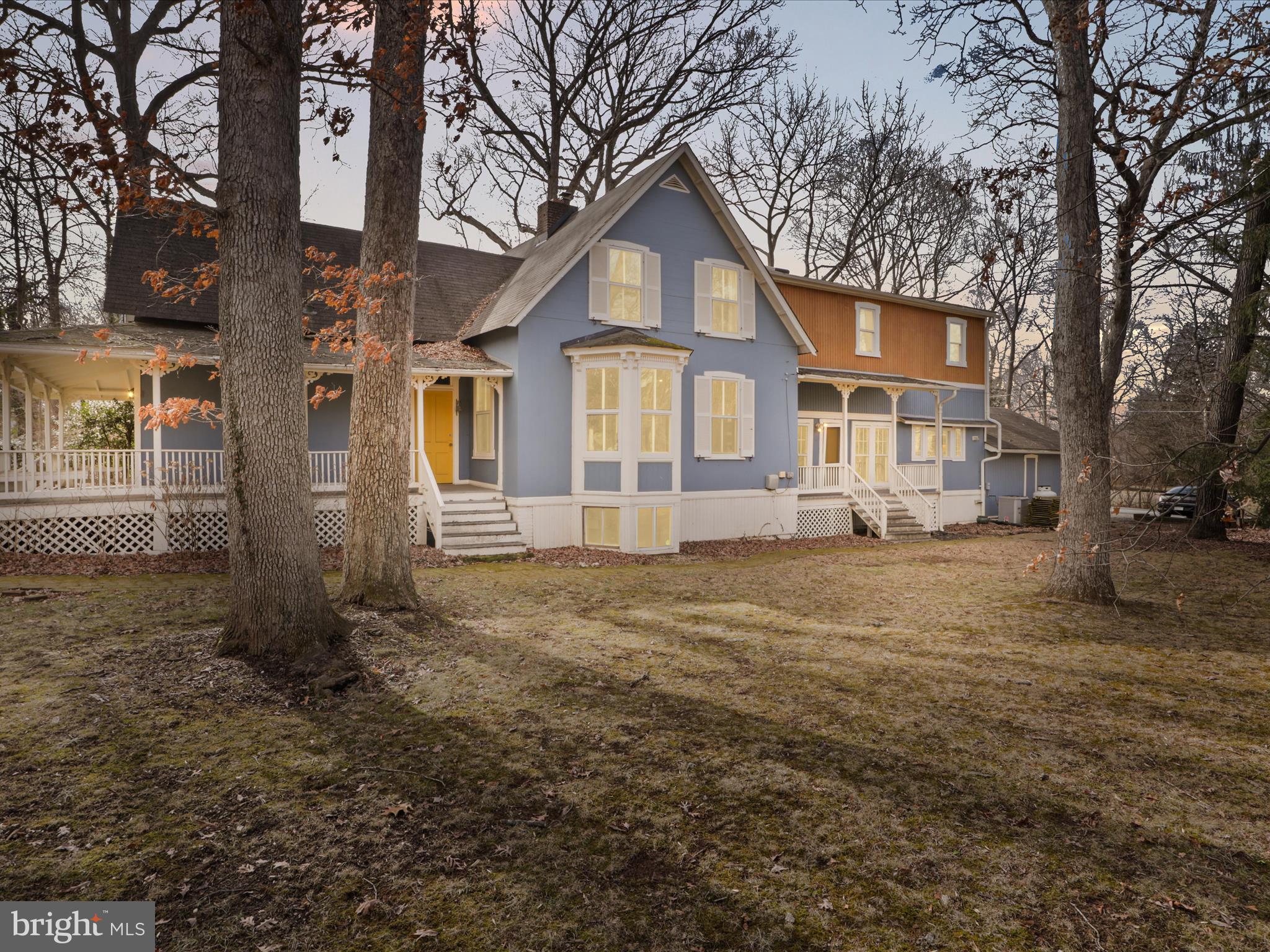 Roam | 206 Grove Ave, Washington Grove, MD, 20880