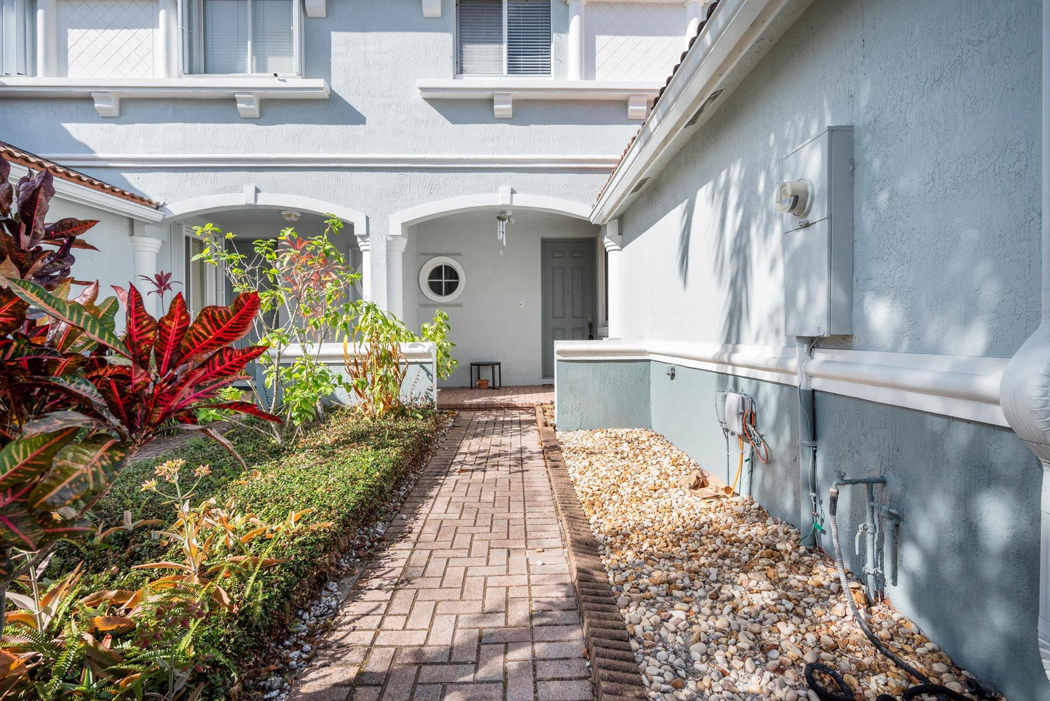 Roam | 2068 Oakhurst Way, Riviera Beach, FL, 33404