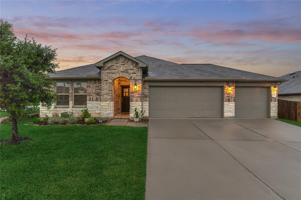 Roam | Buy 11503 Parrot Fish Ct, Conroe, TX, 77304 with a 2.8% mortgage ...