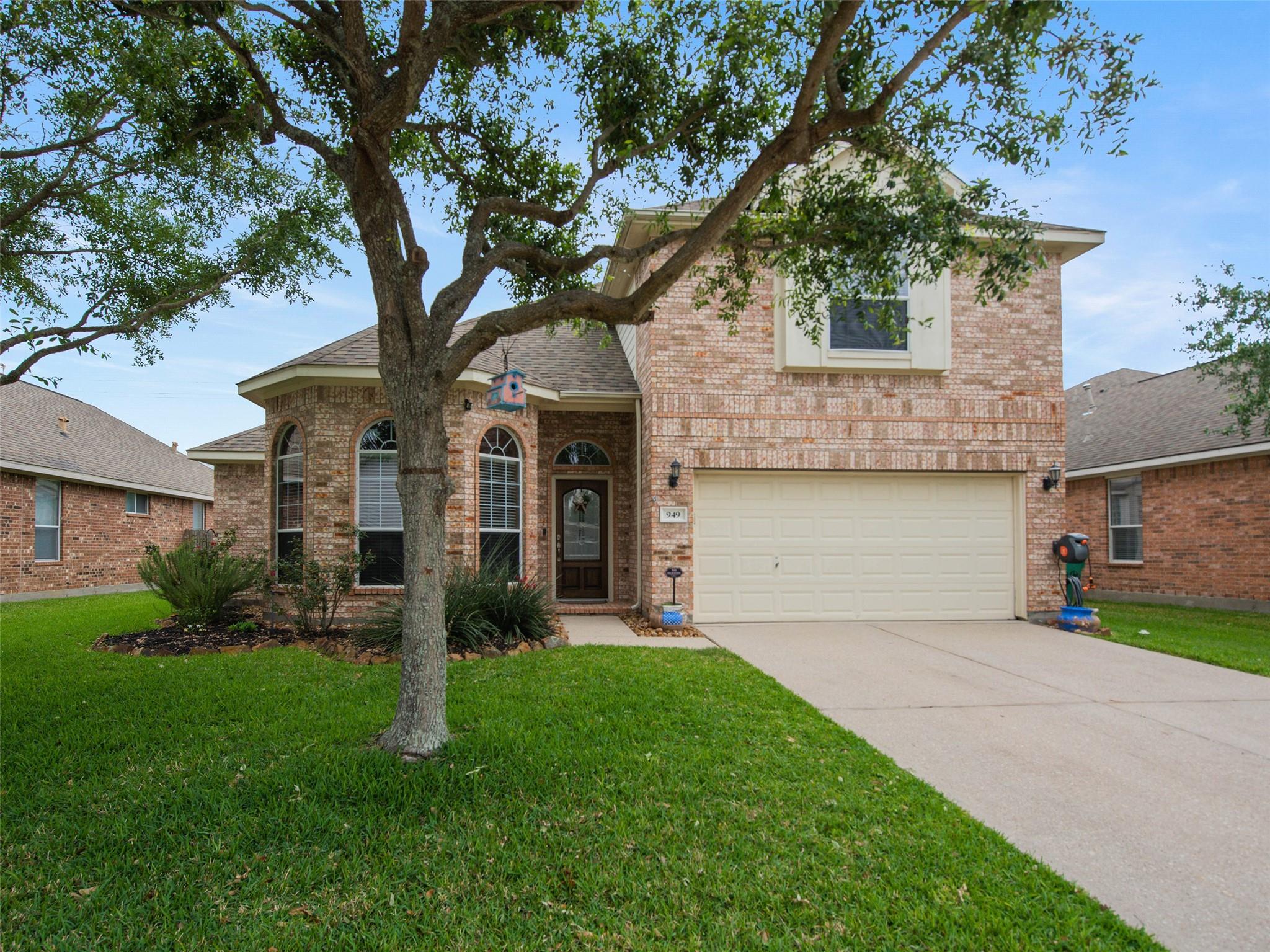 Roam | Buy 949 Autumn Brook St, Seabrook, TX, 77586 with a 3.5% ...