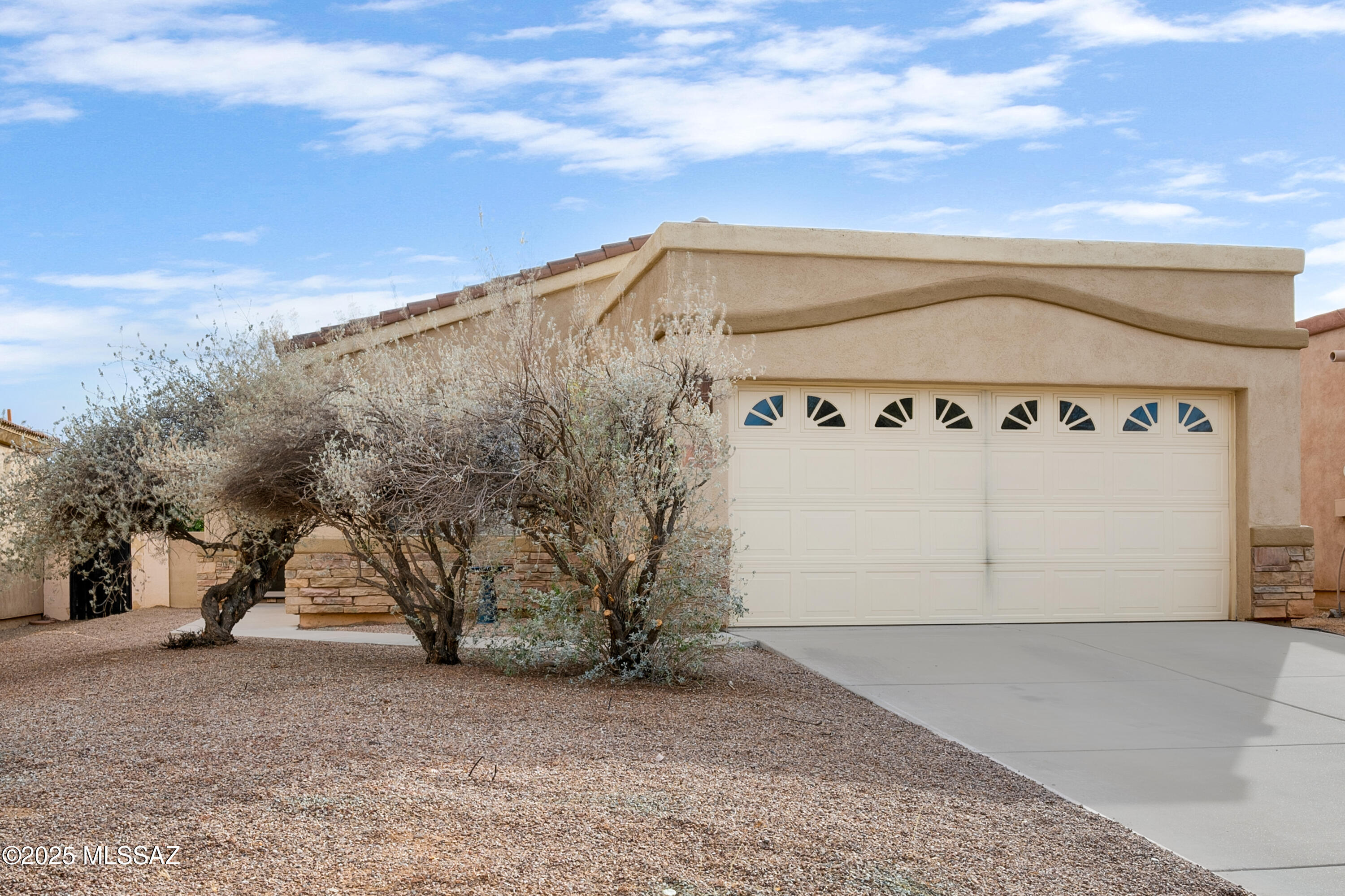 Roam | Buy 74 E Corte Rancho Bonito, Sahuarita, AZ with a 2.375% ...