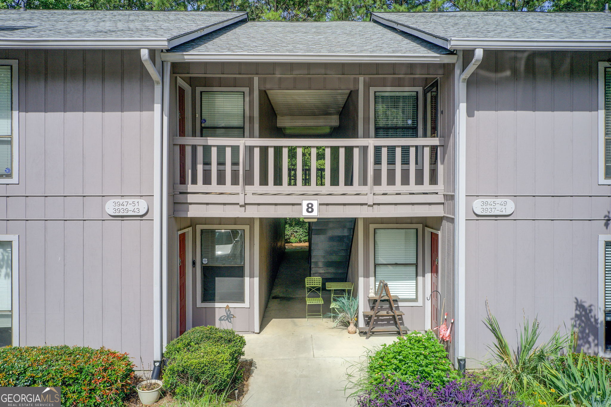 Roam | Buy 3951 Woodridge Way, Tucker, GA with a 2.5% mortgage included.