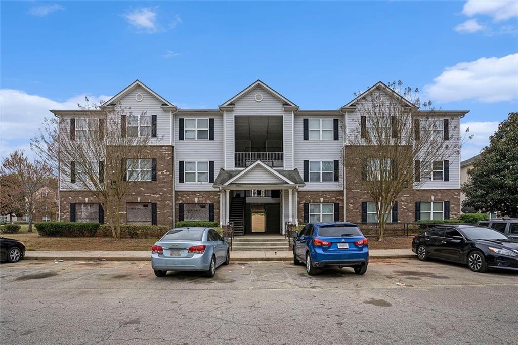 Roam | Buy 13304 Waldrop Cv, Decatur, GA with a 5.71% mortgage included.